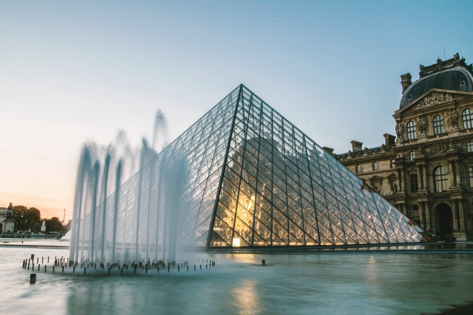 » Top 10: Most beautiful glass buildings in the world