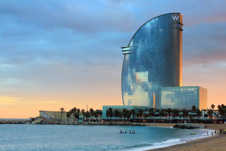 Top 10: Most beautiful glass buildings in the world - ClaytonGlass
